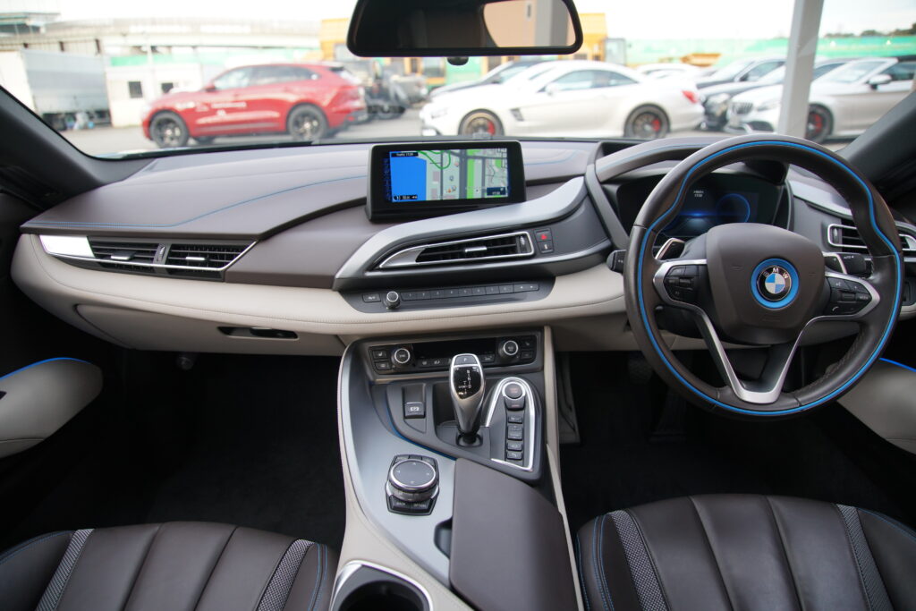 BMW i8 ベースモデル 前席シートヒーター ハーマンカードン （プロトニックブルー） | 外車・輸入車の買取、販売 リンテック-LINTEC-