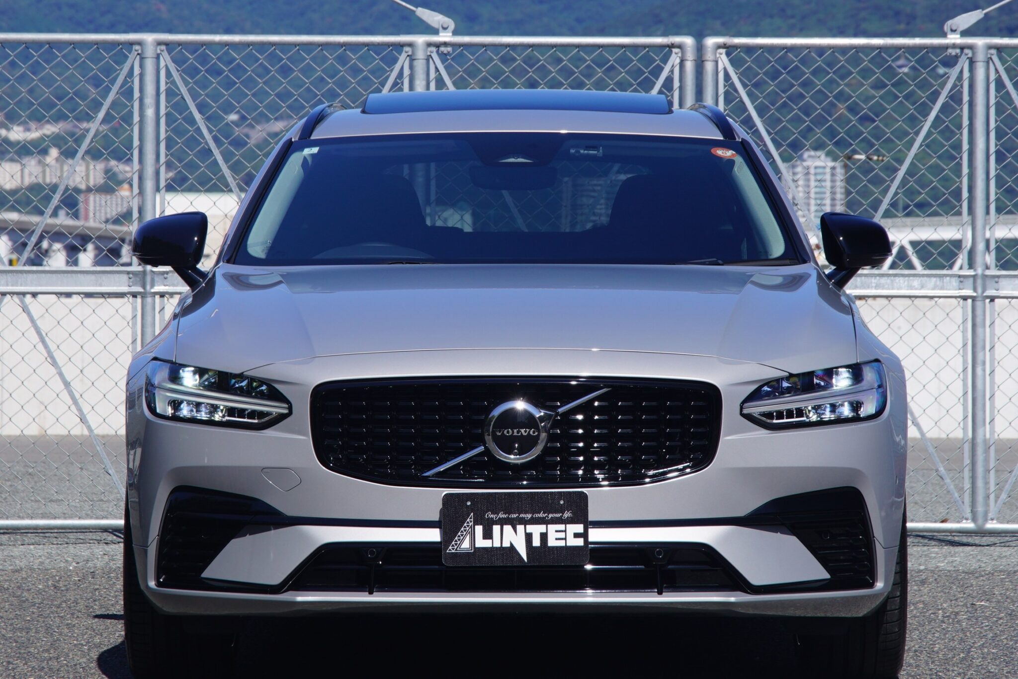 ボルボ V90 リチャージ アルティメット T8 AWD プラグイン ハイブリッド 4WD パノラマガラスサンルーフ ハーマンカードン ...
